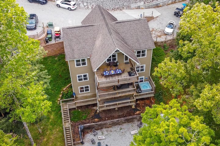 Stunning Lakeview Home・game Room・dock・hot Tub - LaFollette, TN