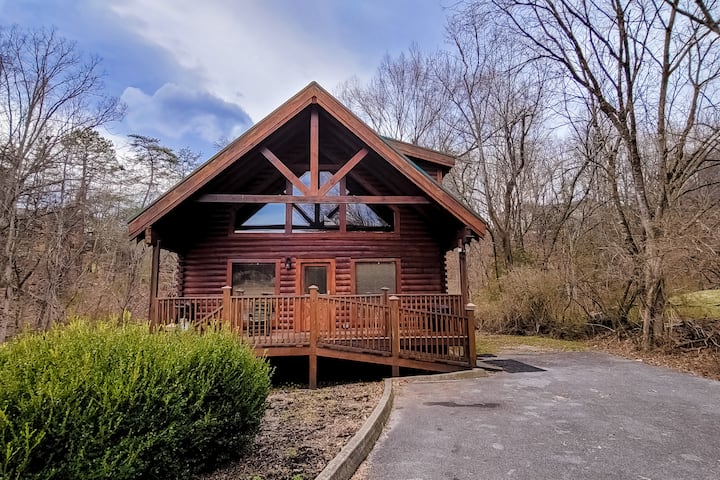 Dog-friendly Cabin With Private Hot Tub, Free Attr - Pigeon Forge, TN