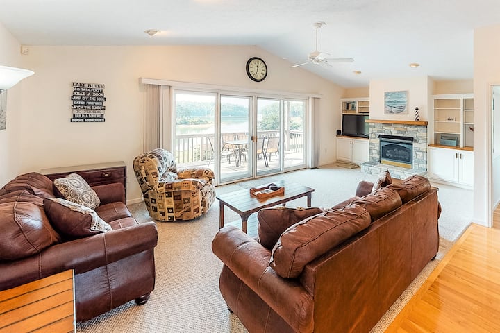 Lakefront Cabin, Sleeps 6 ・Deck・hot Tub・pool Table - Dandridge, TN