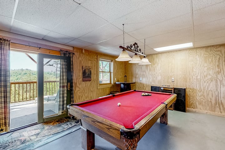 Lakeview Cabin, Sleeps 10・pool Table・hot Tub - Norris Lake, TN