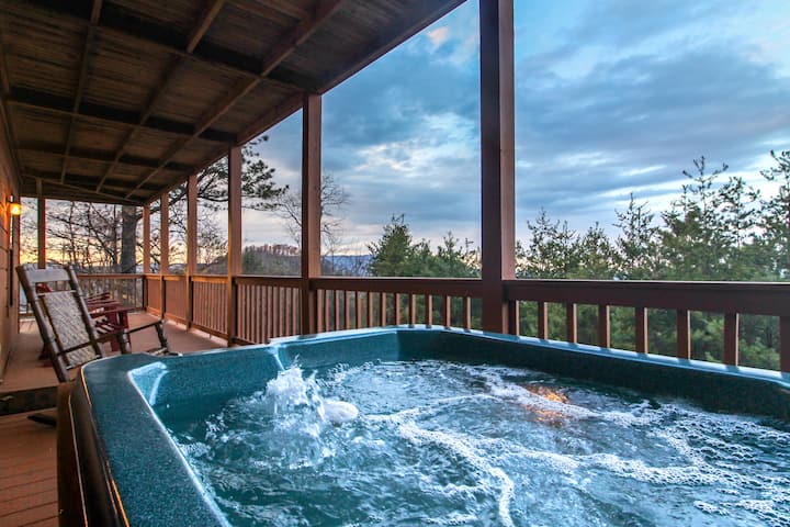 Cozy Home, Sleeps 11・hot Tub・games・near Nat'l Park - Pigeon Forge, TN