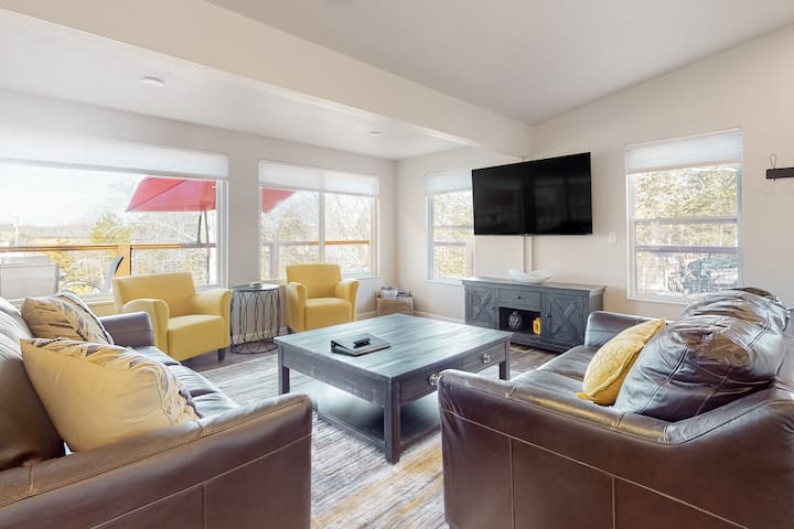 Newly Renovated Home W Private Dock・deck・lake View - Dandridge, TN