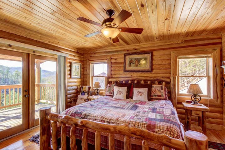Retreat W Game Room, Sleeps 8, Hot Tub, Shared Poo - Townsend, TN