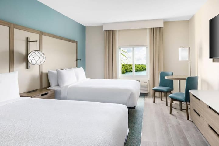 Great Deal! 4 Great Units, Free Breakfast, Pool! - Marathon, FL