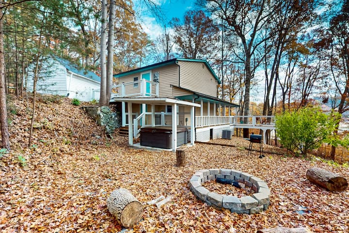 Lake Cabin, Sleeps 6・pet Welcome・hot Tub・fire Pit - Dandridge, TN