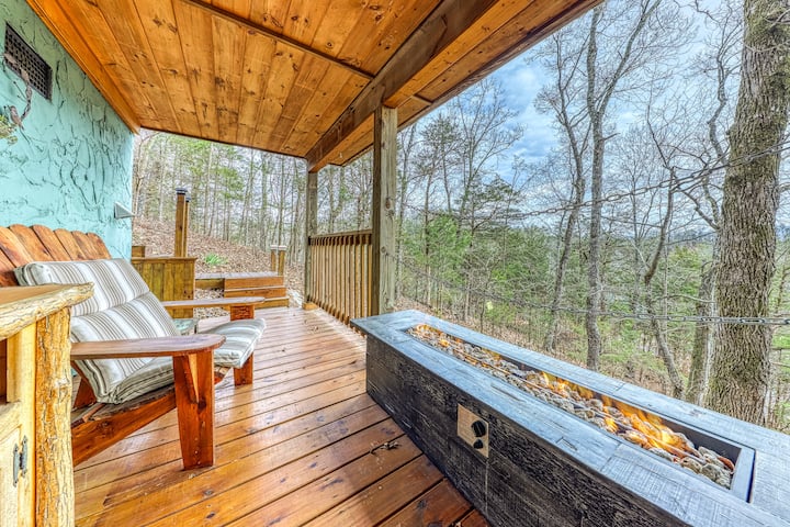 Cozy Cabin W/wooded View, Close To Amenities + Fre - Sevierville