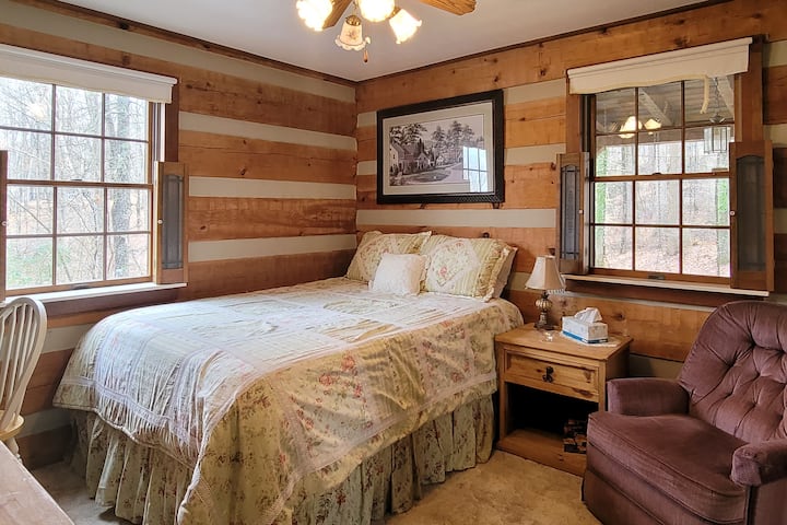 Scenic Lakefront Cabin・dock・water Activities・games - Jefferson City, TN