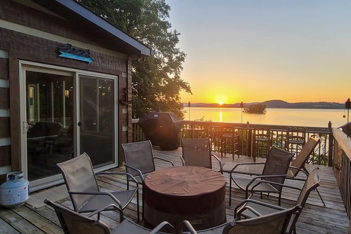 Lakefront Home, Sleeps 10・amazing Views・dock - Jefferson City, TN