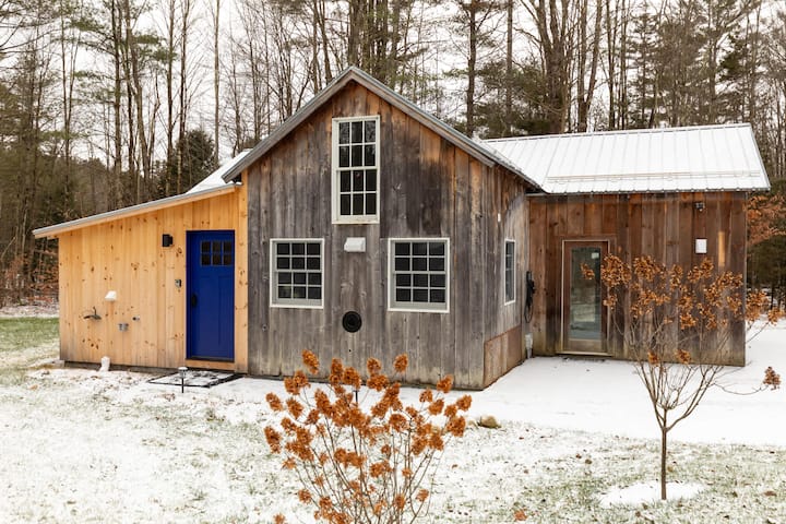 Modern Woodland Escape W Wshr Dryer And Large Yard - Middlebury, VT