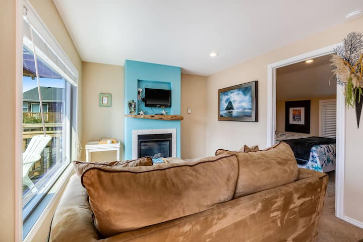 Ocean-view Cabin With Deck & Beach Access - Dog-fr - Depoe Bay, OR