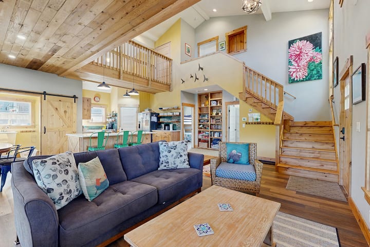 New Home W/ Firepit & Deck Near Beach - Neskowin, OR