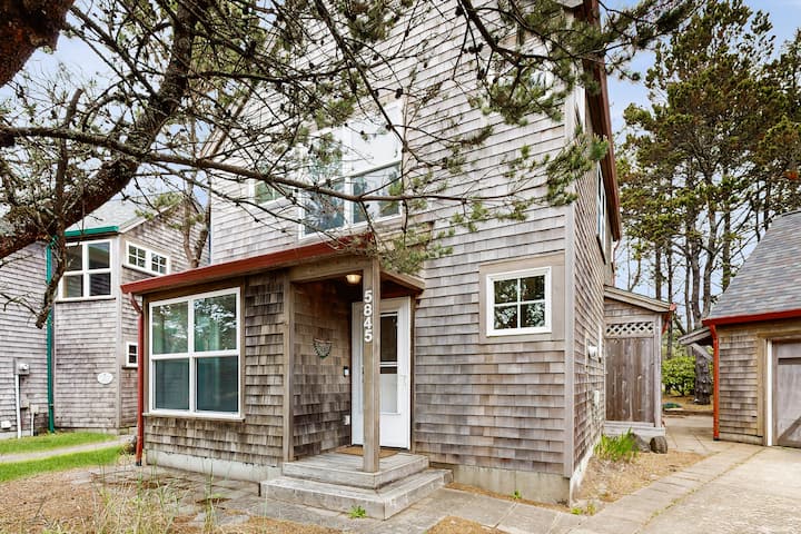 Modern, Two-story, Dog-friendly Home Located Close - Pacific City, OR