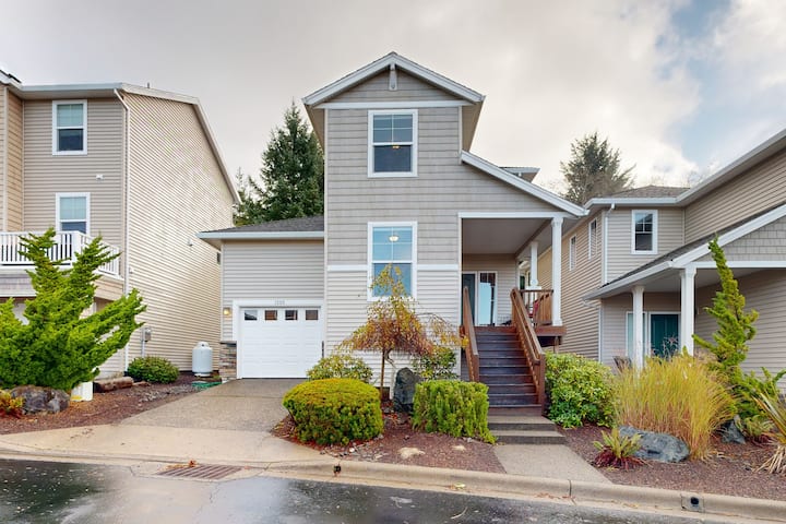 Modern Home W/ Bay & Ocean Views - Dogs Ok - Cape Lookout State Park, Tillamook
