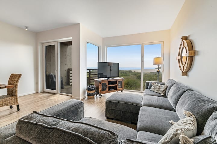 Modern Condo On The Beach With Spectacular Views - Rockaway Beach, OR