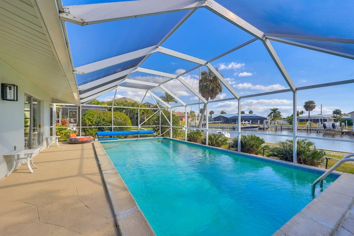 Waterfront Punta Gorda Paradise: Dock & Pool! - Punta Gorda, FL