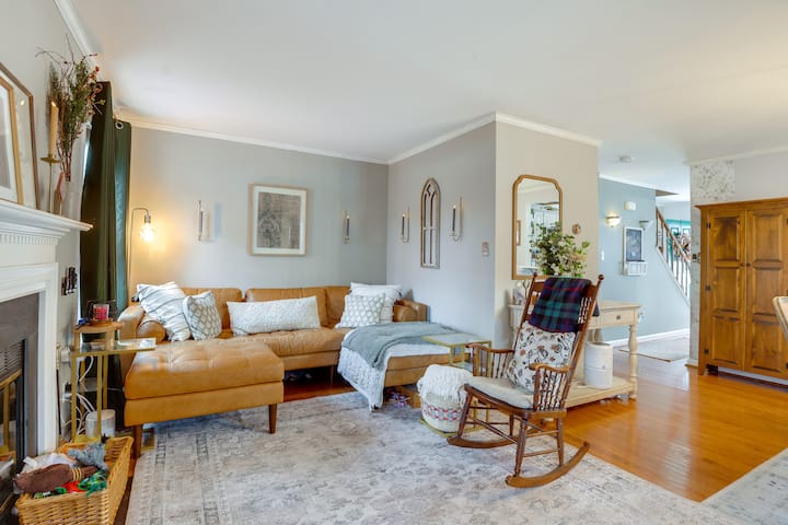 Tranquil Townhouse Retreat W/ Deck In Germantown! - Gaithersburg, MD