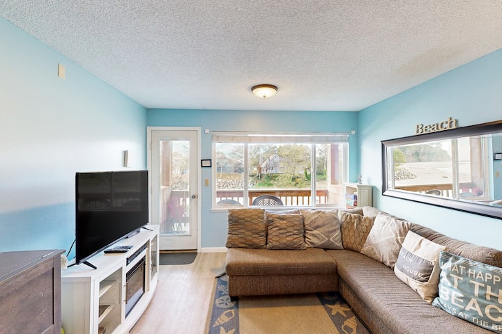 Creekside Condo With Beach Access, Balcony, Full K - Neskowin, OR