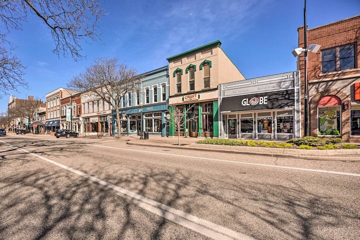 Bright 3-bedroom Downtown Holland Apartment - Holland Tulip Time Festival