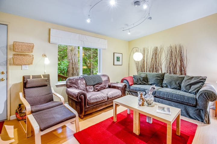 Dog-friendly Home W/ Deck & Wifi Near Beach - Cape Lookout State Park, Tillamook