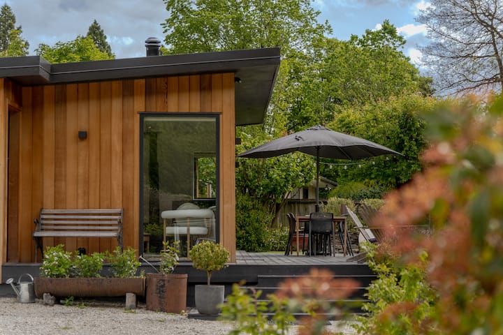 Sun-filled 2br Home In The Heart Of Arrowtown - Arrowtown