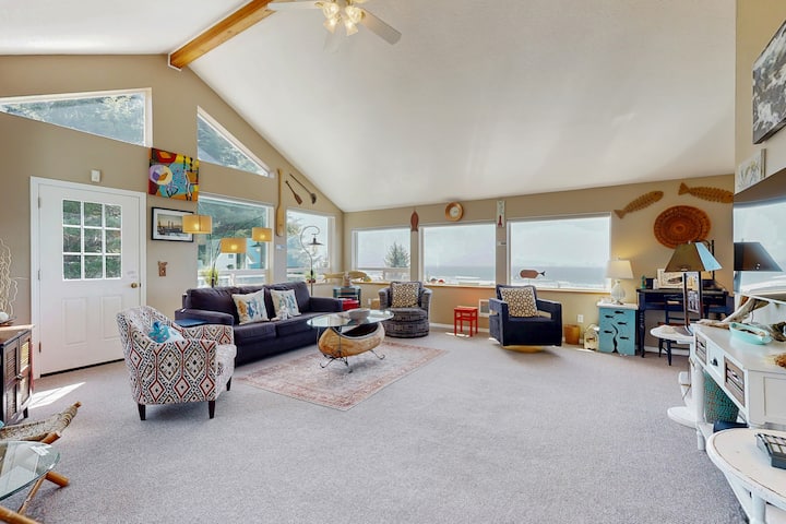 Family Ocean View Home W/ Deck Near Beach - Rockaway Beach, OR