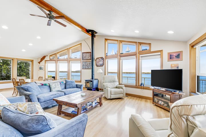 Dog-friendly Bay View Home Near Beach - Cape Meares