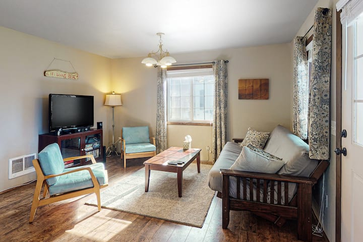 Dog-friendly Cottage W/ Deck Near Beaches - Tillamook, OR