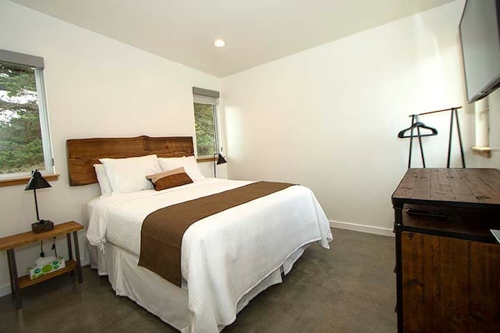 Each Suite Has A Balcony With Stunning Views - Pacifica, CA