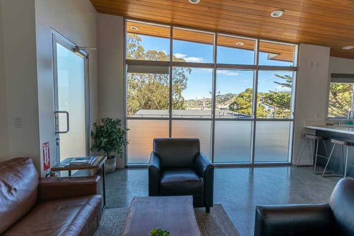 Each Suite Has A Balcony With Stunning Views - Pacifica, CA