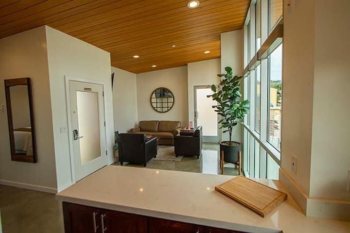 Fully Furnished Suite With Kitchen Near Beaches - Pacifica, CA