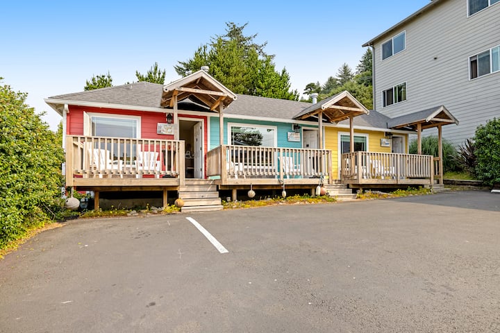 Dog-friendly Cabin Near The Beach W/deck, Gas Fire - Depoe Bay, OR