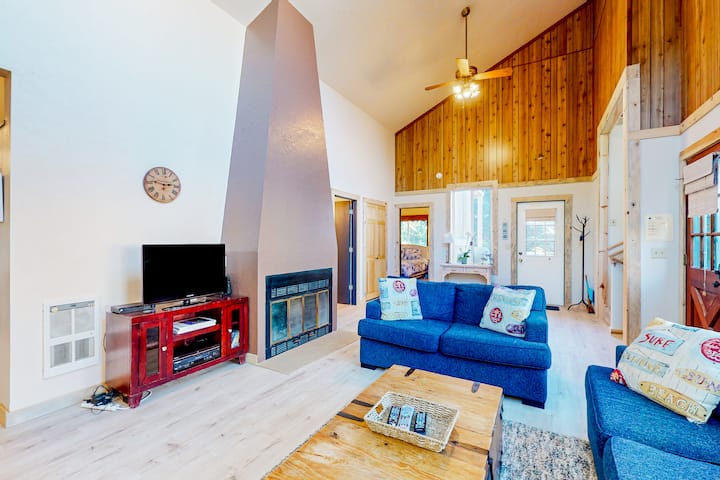 Dog-friendly Coastal Retreat W/ Water Views, Deck, - Cape Meares