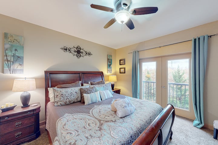 Cozy Condo W Fireplace, Sleep 6・hot Tub・grill・pool - Pigeon Forge, TN
