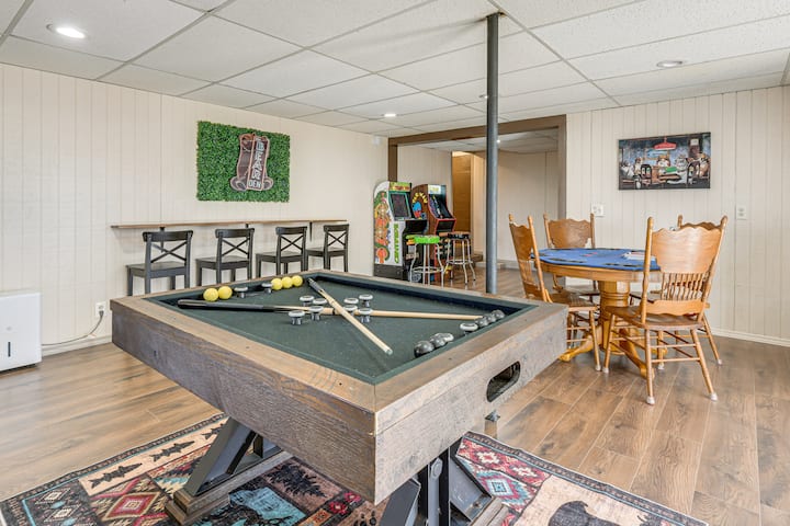 Hot Tub & Views! 'Squatch’s Place' In Blairsville - Blairsville, GA