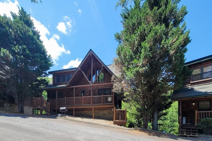 Spacious Cabin, Sleeps 16・games・near Downtown - Pigeon Forge, TN