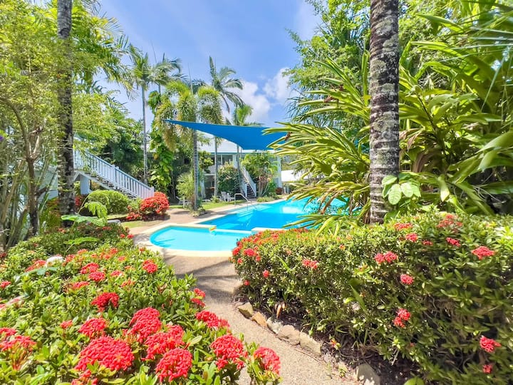 Sunrise Cove - Airlie Beach