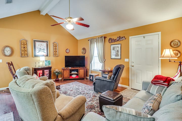 4 Mi To Ole Miss: Game Day Group Getaway! - Oxford, MS