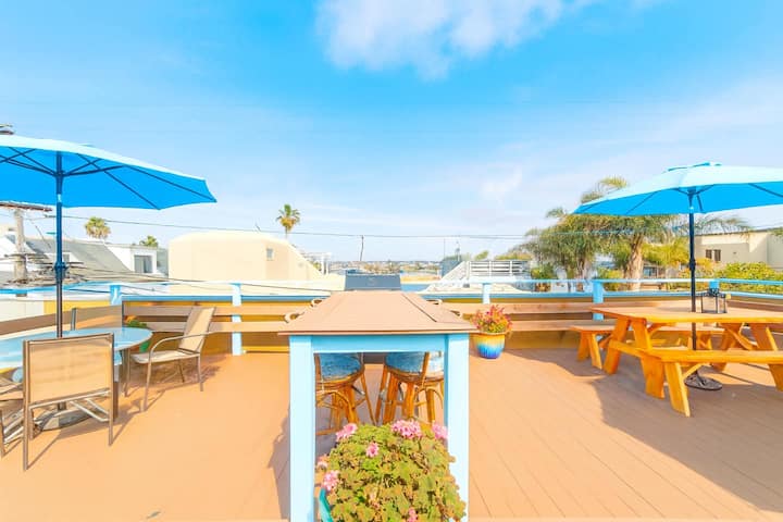 Rooftop Free Bikes, Surf Gear, Kayak, Beach Gear - Liberty Station - San Diego