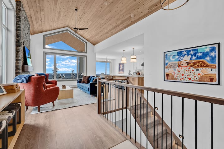 Western Star Chalet- Ski-in/out & Amazing Mtn View - Big White Ski Resort, BC