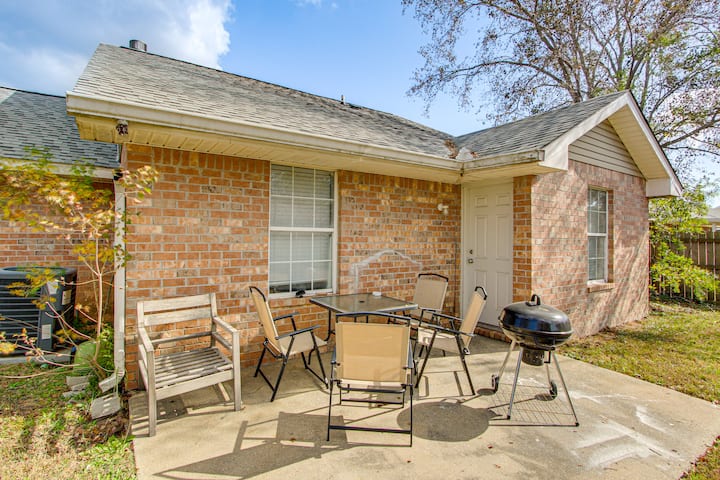 Explore Gulfport Beaches: Family Home W/ Yard - Gulfport, MS