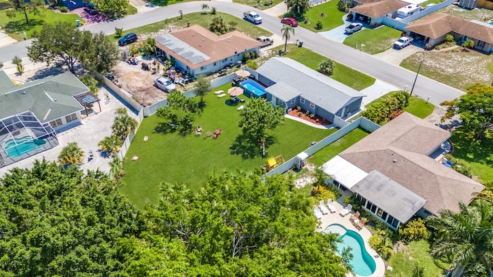 Spacious 4br W/ Pool, Bbq Grill & Theatre Room - Anna Maria Island, FL