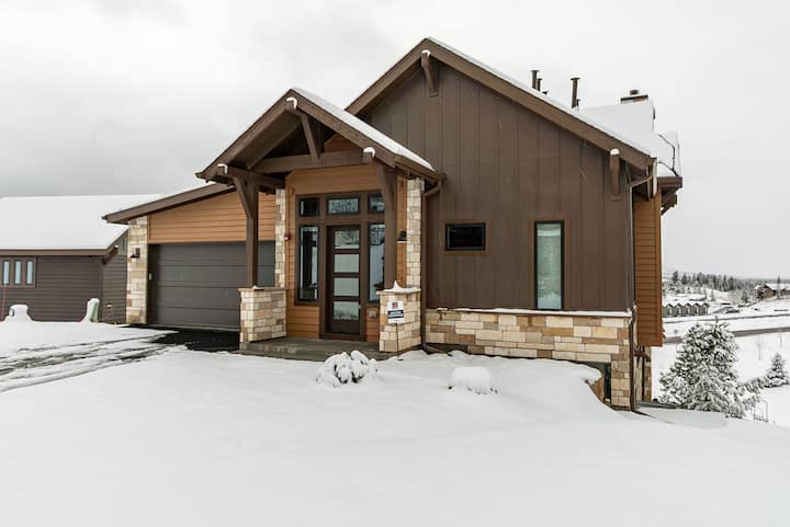 Luxury Mountain Home • Views + Hot Tub - Fraser, CO