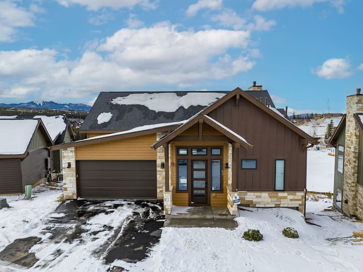Luxury Mountain Home • Views + Hot Tub - Winter Park, CO