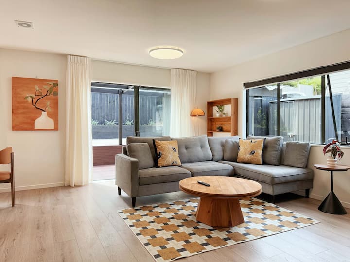 North Shore Convenience Stay 3br - Yard & Deck - Auckland
