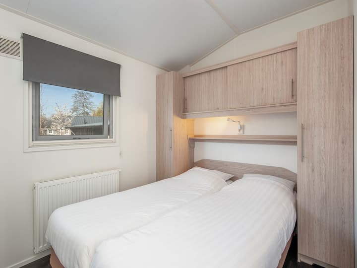 Chalet Au Bord Du Lac Avec Bateau - Giethoorn