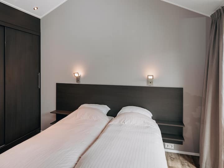 Chalet Agréable Et Confortable Avec Ac Et Sloop - Giethoorn