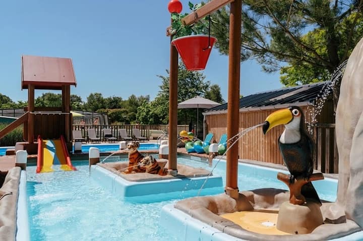 Zecamping 4* Chalet 28m² Piscine - Ploërmel