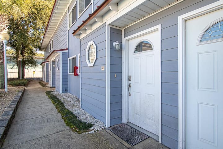 Location And Convenience To The Beach! - Biloxi, MS