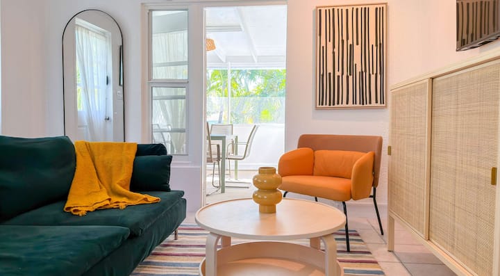 Later, Gator - Pool/canal/wilton Drive - The Bahamas