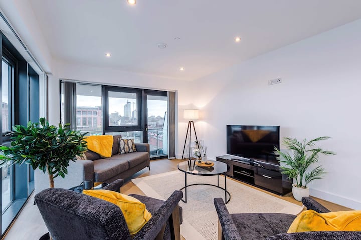 2br City Apartment, Large Balcony, Free Parking - Leeds